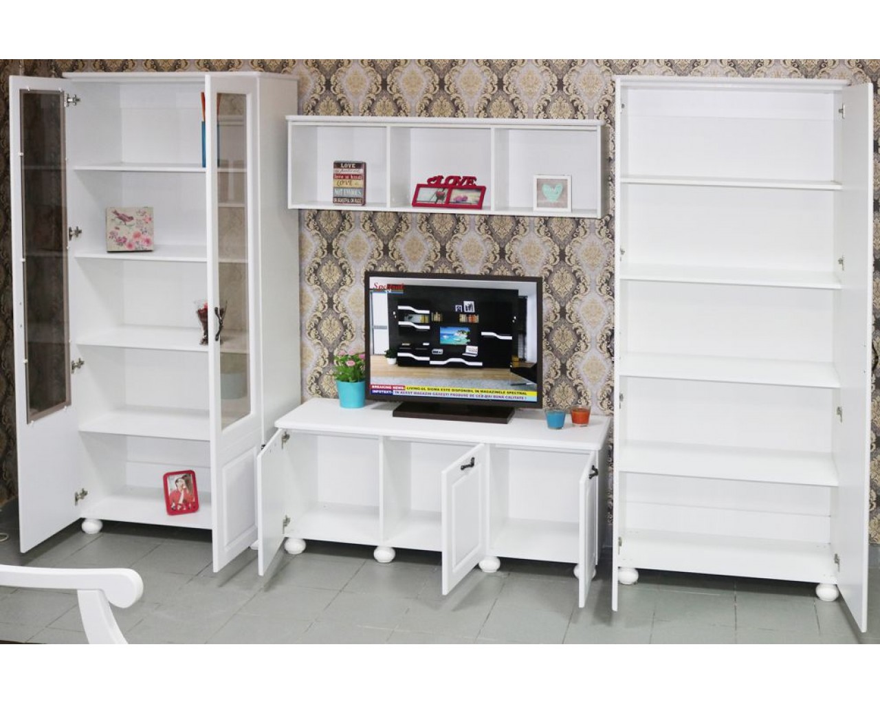 Living Dynasty Alb Varianta 1